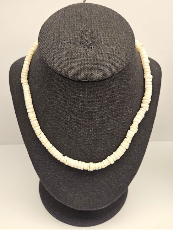 Unsigned | Jewelry | Classic Puka Shell Beaded Choker Necklace | Poshmark